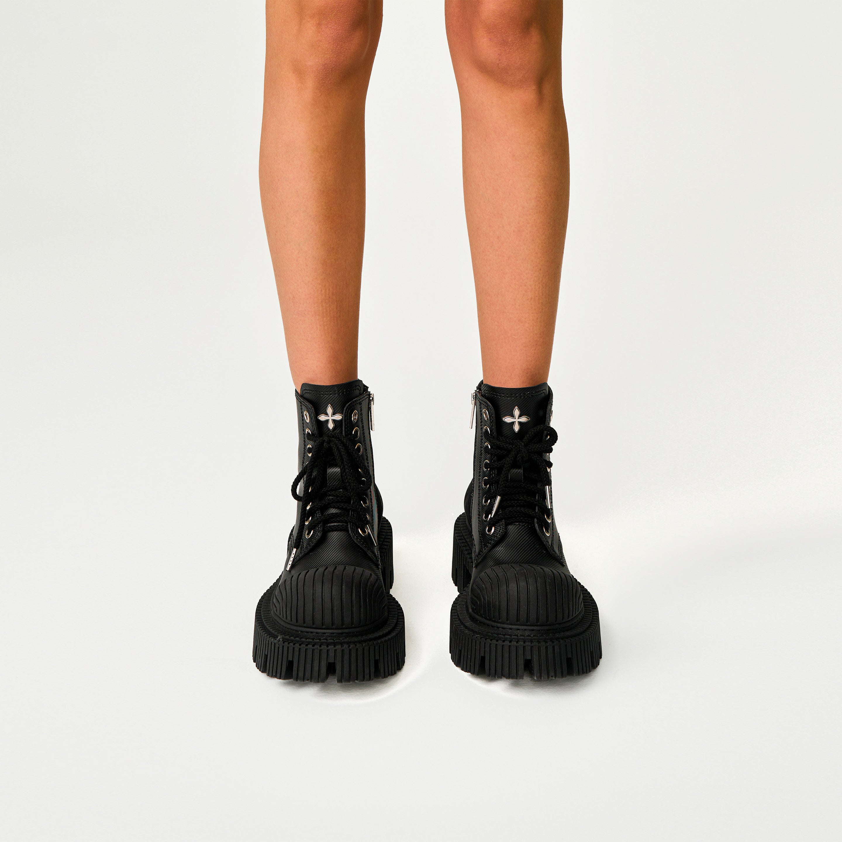 SHOES – SMFK Official