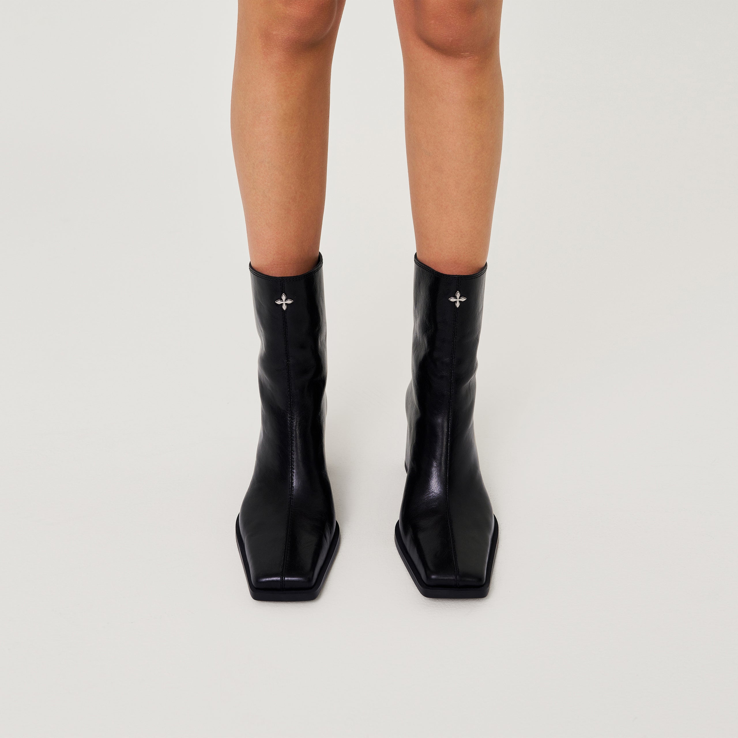 SHOES – SMFK Official