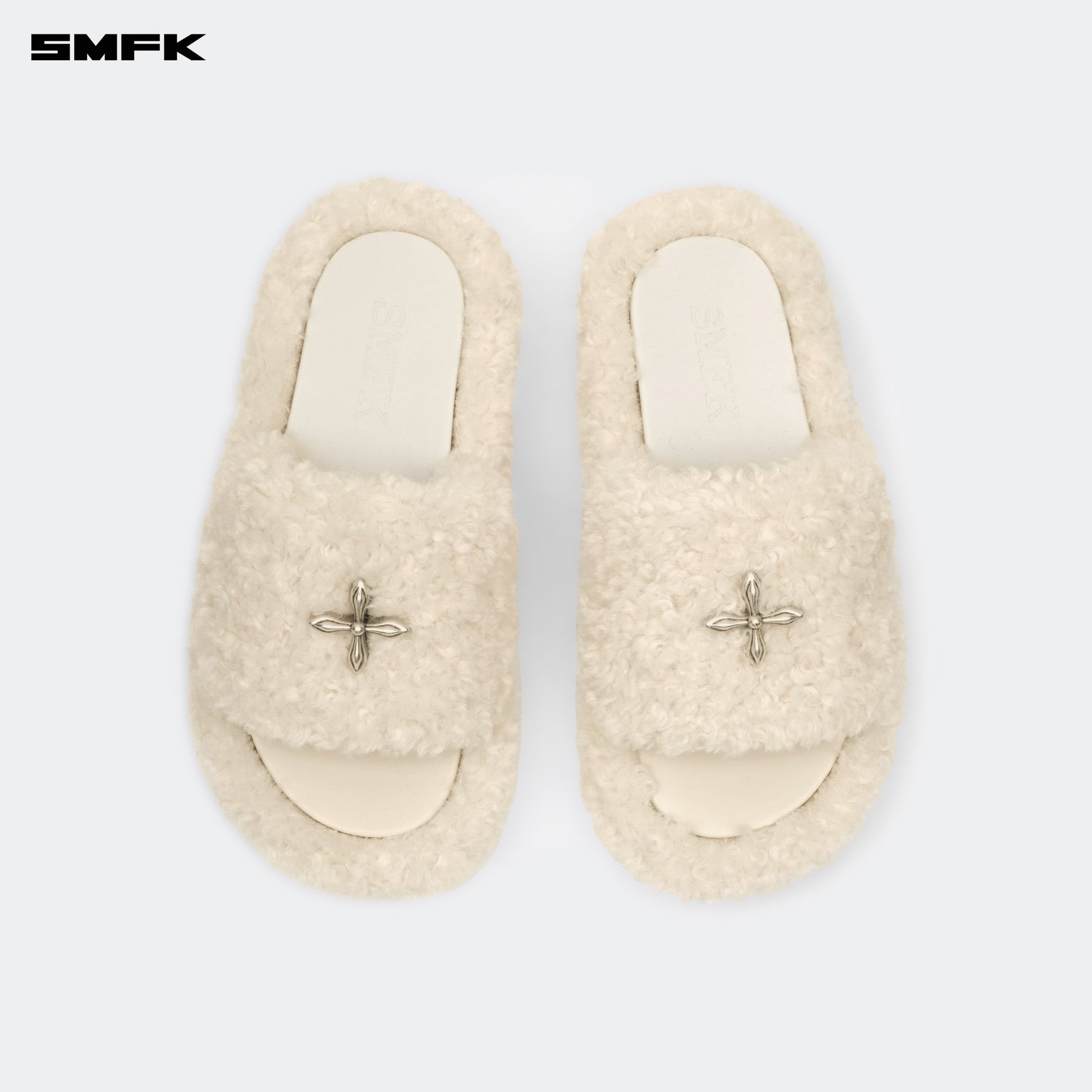 Compass White Velvet Furry Slipper – SMFK Official