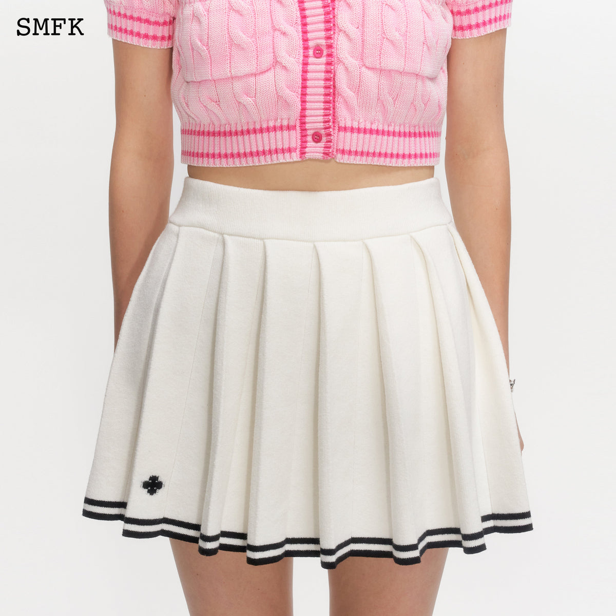 Compass Academy White Cashmere Pleated Skirt | SMFK Official