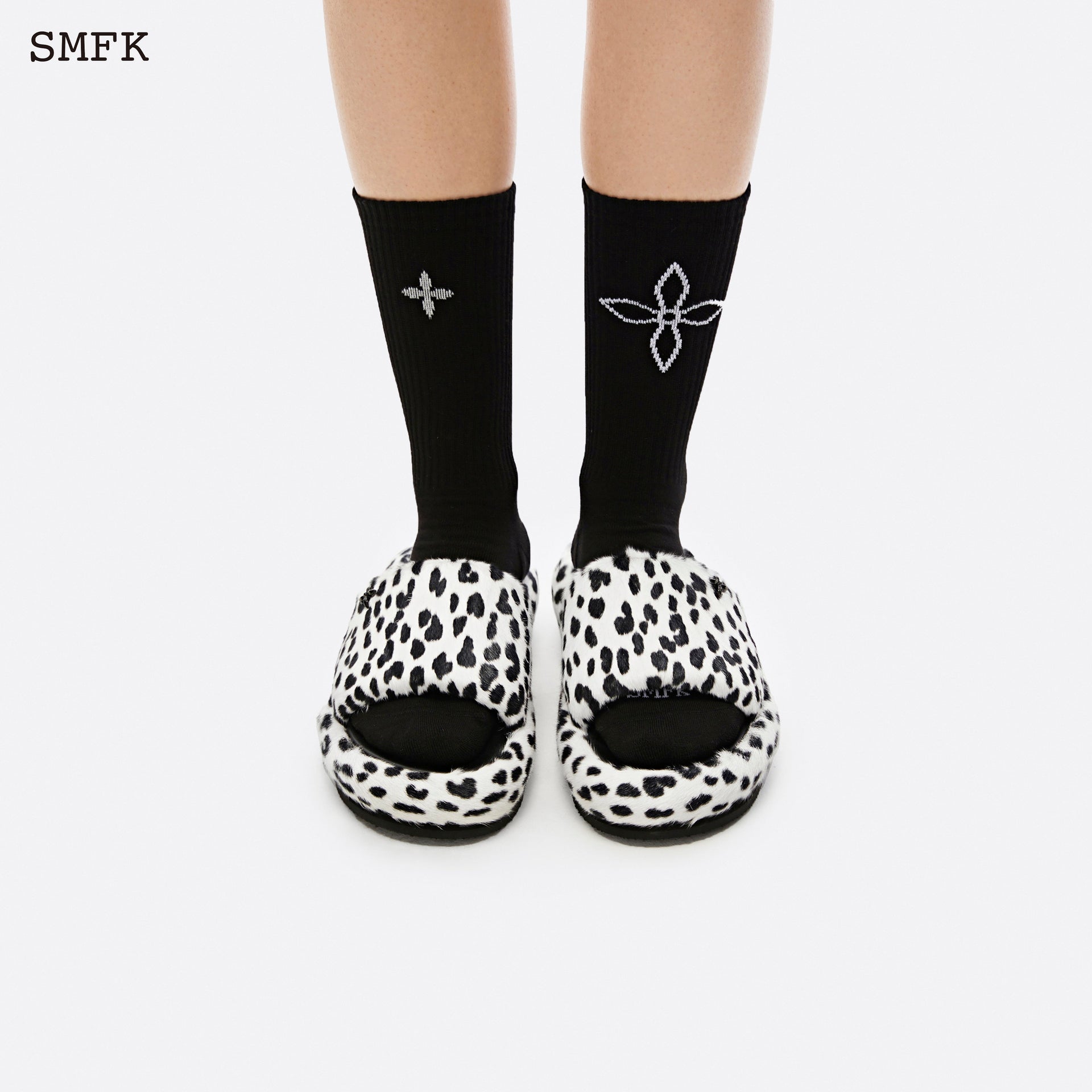 Leopard Furry Bumper One-Piece Pattern Slippers – SMFK Official