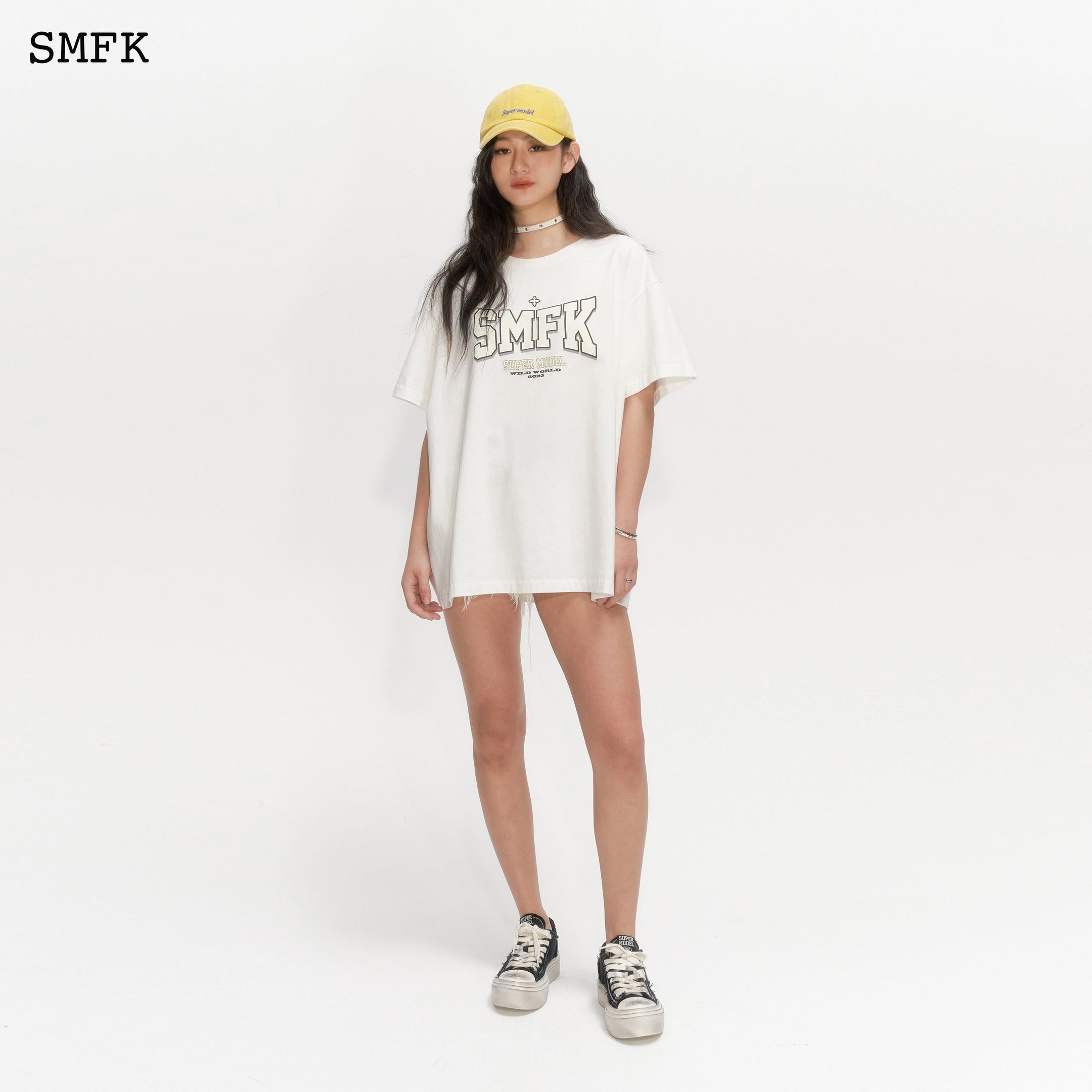 Oversized Model White T-shirt | SMFK Official